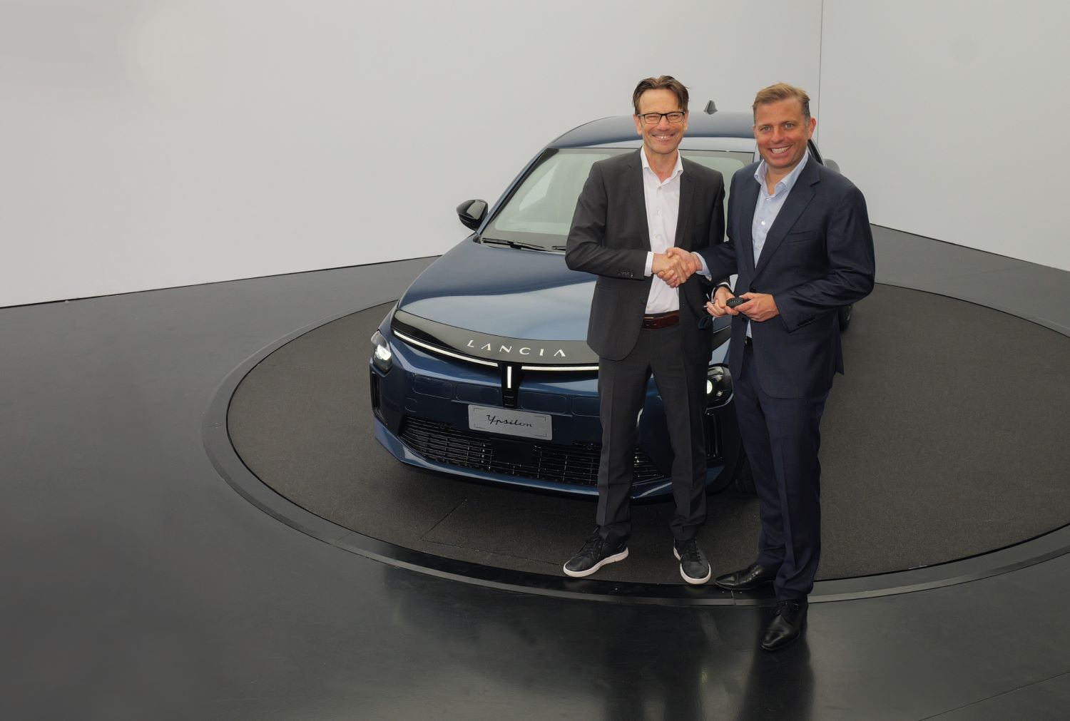 El acuerdo Stellantis-Sixt avanza a buen ritmo: 30.000 unidades ...